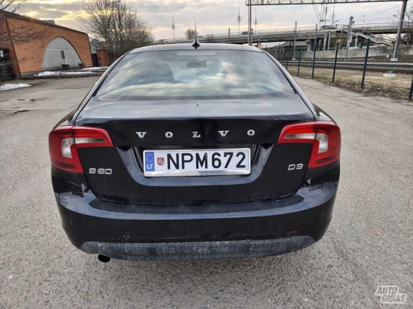 Black Volvo S60 2010 in Siauliai, with an engine capacity of 2.00 L and mileage of 380 thousand km for 4550 €, photo 4 on AUTOMOTO.COM.LV