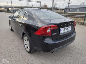 Black Volvo S60 2010 in Siauliai, with an engine capacity of 2.00 L and mileage of 380 thousand km for 4550 €, photo 6 on AUTOMOTO.COM.LV