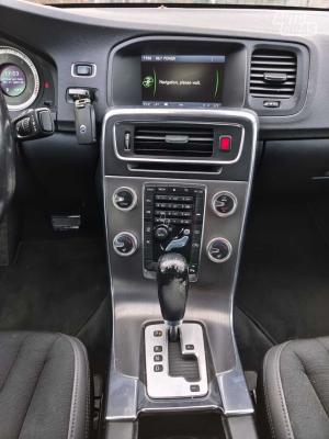 Black Volvo S60 2010 in Siauliai, with an engine capacity of 2.00 L and mileage of 380 thousand km for 4550 €, photo 12 on AUTOMOTO.COM.LV