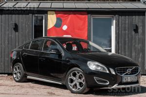 Black Volvo S60 2010 in Riga, with an engine capacity of 2.00 L and mileage of 298 thousand km for 4900 €, photo 3 on AUTOMOTO.COM.LV