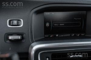 Black Volvo S60 2010 in Riga, with an engine capacity of 2.00 L and mileage of 298 thousand km for 4900 €, photo 15 on AUTOMOTO.COM.LV