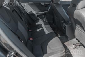 Black Volvo S60 2010 in Riga, with an engine capacity of 2.00 L and mileage of 298 thousand km for 4900 €, photo 18 on AUTOMOTO.COM.LV