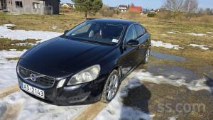 Черный Вольво С60 2010 в Рига, объемом двигателя 2.40 л и пробегом 257 тыс. км за 4800 €, фото  на AUTOMOTO.COM.LV