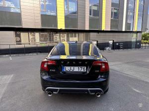 Melns Volvo S60 2010 Viļņa, ar dzinēja tilpumu 2.40 L un nobraukumu 339 tūkst. km par 5500 €, foto 9 vietnē AUTOMOTO.COM.LV