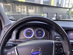 Melns Volvo S60 2010 Viļņa, ar dzinēja tilpumu 2.40 L un nobraukumu 339 tūkst. km par 5500 €, foto 11 vietnē AUTOMOTO.COM.LV