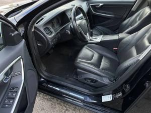 Black Volvo S60 2010 in Riga, with an engine capacity of 2.00 L and mileage of 364 thousand km for 5500 €, photo 5 on AUTOMOTO.COM.LV