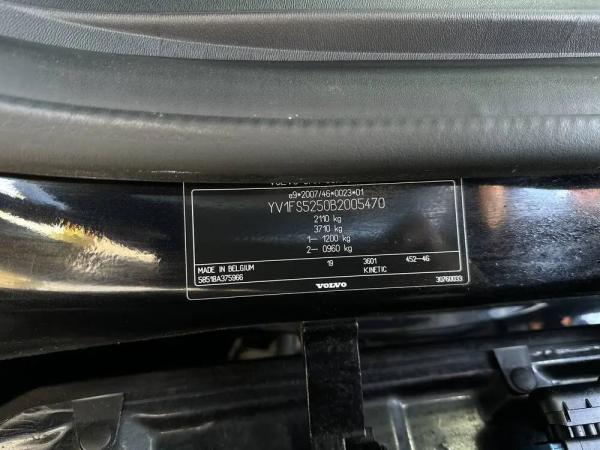 Black Volvo S60 2010 in Riga, with an engine capacity of 2.00 L and mileage of 364 thousand km for 5500 €, photo 8 on AUTOMOTO.COM.LV