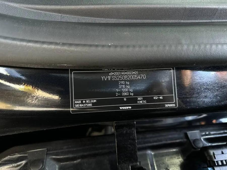 Black Volvo S60 2010 in Riga, with an engine capacity of 2.00 L and mileage of 364 thousand km for 5500 €, photo 9 on AUTOMOTO.COM.LV