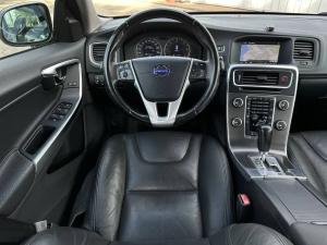 Black Volvo S60 2010 in Riga, with an engine capacity of 2.00 L and mileage of 364 thousand km for 5500 €, photo 12 on AUTOMOTO.COM.LV