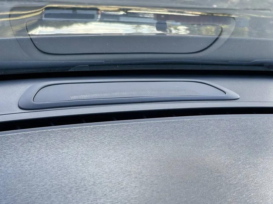 Black Volvo S60 2010 in Riga, with an engine capacity of 2.00 L and mileage of 364 thousand km for 5500 €, photo 14 on AUTOMOTO.COM.LV
