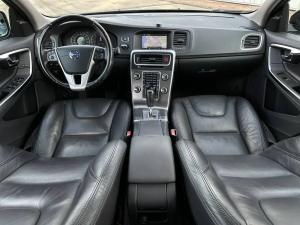 Black Volvo S60 2010 in Riga, with an engine capacity of 2.00 L and mileage of 364 thousand km for 5500 €, photo 15 on AUTOMOTO.COM.LV