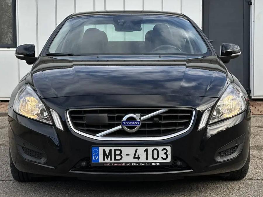 Black Volvo S60 2010 in Riga, with an engine capacity of 2.00 L and mileage of 364 thousand km for 5500 €, photo 27 on AUTOMOTO.COM.LV