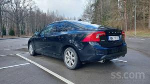 Melns Volvo S60 2010 Alūksne, ar dzinēja tilpumu 2.40 L un nobraukumu 0 tūkst. km par 2900 €, foto 7 vietnē AUTOMOTO.COM.LV