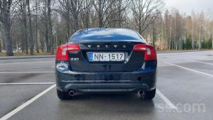 Melns Volvo S60 2010 Alūksne, ar dzinēja tilpumu 2.40 L un nobraukumu 0 tūkst. km par 2900 €, foto 8 vietnē AUTOMOTO.COM.LV