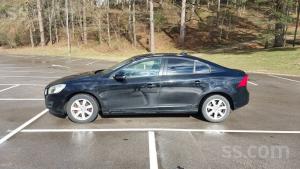 Melns Volvo S60 2010 Alūksne, ar dzinēja tilpumu 2.40 L un nobraukumu 0 tūkst. km par 2900 €, foto 10 vietnē AUTOMOTO.COM.LV