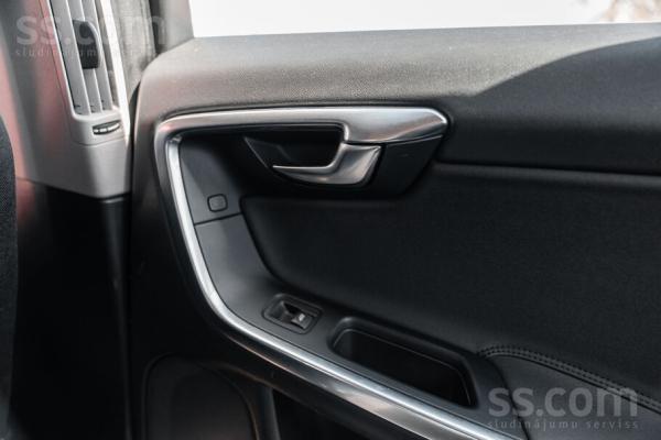 Melns Volvo S60 2010 Rīga, ar dzinēja tilpumu 2.00 L un nobraukumu 298 tūkst. km par 4800 €, foto 9 vietnē AUTOMOTO.COM.LV
