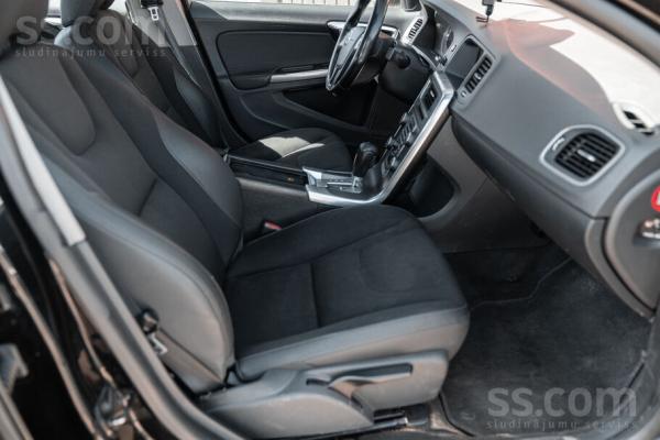 Melns Volvo S60 2010 Rīga, ar dzinēja tilpumu 2.00 L un nobraukumu 298 tūkst. km par 4800 €, foto 10 vietnē AUTOMOTO.COM.LV
