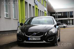 Melns Volvo S60 2010 Rīga, ar dzinēja tilpumu 2.40 L un nobraukumu 208 tūkst. km par 5495 €, foto  vietnē AUTOMOTO.COM.LV