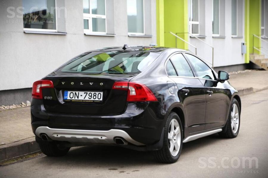 Melns Volvo S60 2010 Rīga, ar dzinēja tilpumu 2.40 L un nobraukumu 208 tūkst. km par 5495 €, foto 7 vietnē AUTOMOTO.COM.LV