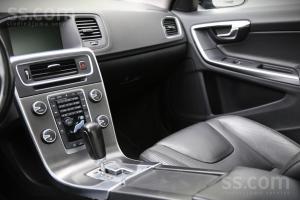 Melns Volvo S60 2010 Rīga, ar dzinēja tilpumu 2.40 L un nobraukumu 208 tūkst. km par 5495 €, foto 10 vietnē AUTOMOTO.COM.LV