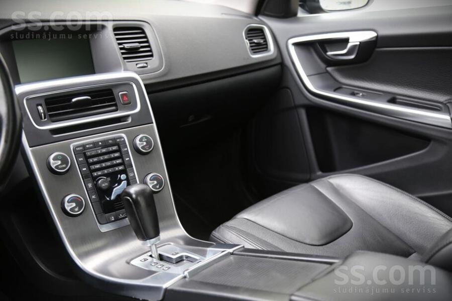 Melns Volvo S60 2010 Rīga, ar dzinēja tilpumu 2.40 L un nobraukumu 208 tūkst. km par 5495 €, foto 10 vietnē AUTOMOTO.COM.LV