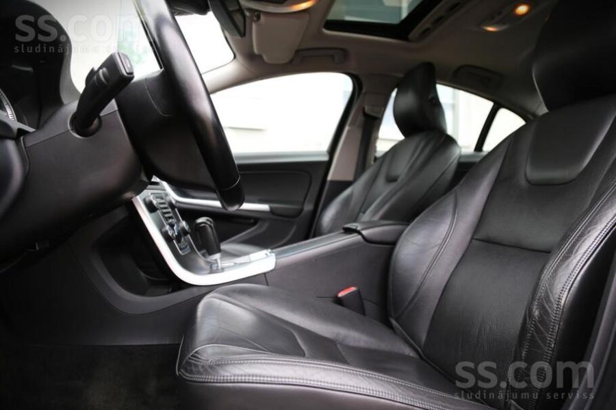 Melns Volvo S60 2010 Rīga, ar dzinēja tilpumu 2.40 L un nobraukumu 208 tūkst. km par 5495 €, foto 13 vietnē AUTOMOTO.COM.LV