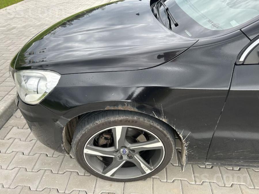 Черный Вольво С60 2010 в Валмиера, объемом двигателя 2.00 л и пробегом 350 тыс. км за 3700 €, фото 8 на AUTOMOTO.COM.LV