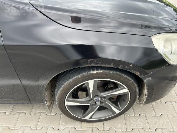 Melns Volvo S60 2010 Valmiera, ar dzinēja tilpumu 2.00 L un nobraukumu 350 tūkst. km par 3700 €, foto 8 vietnē AUTOMOTO.COM.LV