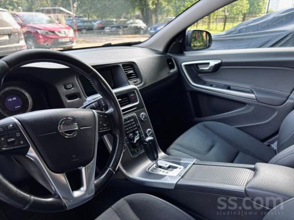 Melns Volvo S60 2010 Rīga, ar dzinēja tilpumu 2.00 L un nobraukumu 0 tūkst. km par 3000 €, foto 3 vietnē AUTOMOTO.COM.LV