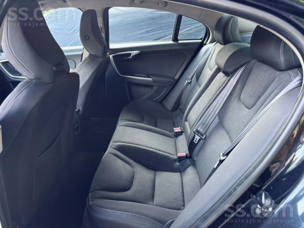 Melns Volvo S60 2010 Rīga, ar dzinēja tilpumu 2.00 L un nobraukumu 0 tūkst. km par 3000 €, foto 4 vietnē AUTOMOTO.COM.LV