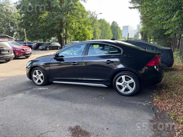 Melns Volvo S60 2010 Rīga, ar dzinēja tilpumu 2.00 L un nobraukumu 0 tūkst. km par 3000 €, foto 5 vietnē AUTOMOTO.COM.LV