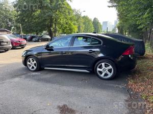 Black Volvo S60 2010 in Riga, with an engine capacity of 2.00 L and mileage of 0 thousand km for 3000 €, photo 6 on AUTOMOTO.COM.LV