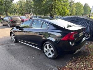 Black Volvo S60 2010 in Riga, with an engine capacity of 2.00 L and mileage of 0 thousand km for 3000 €, photo 10 on AUTOMOTO.COM.LV