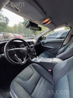 Black Volvo S60 2010 in Riga, with an engine capacity of 2.00 L and mileage of 0 thousand km for 3000 €, photo 14 on AUTOMOTO.COM.LV