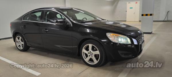 Black Volvo S60 2010 in Tallinn, with an engine capacity of 2.00 L and mileage of 230 thousand km for 6299 €, photo 1 on AUTOMOTO.COM.LV