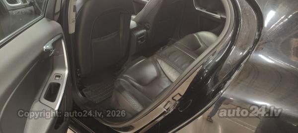 Black Volvo S60 2010 in Tallinn, with an engine capacity of 2.00 L and mileage of 230 thousand km for 6299 €, photo 8 on AUTOMOTO.COM.LV