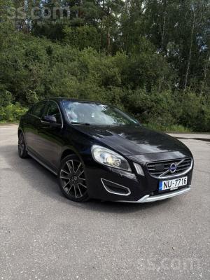 Melns Volvo S60 2010 Rīga, ar dzinēja tilpumu 2.40 L un nobraukumu 286 tūkst. km par 6300 €, foto 3 vietnē AUTOMOTO.COM.LV