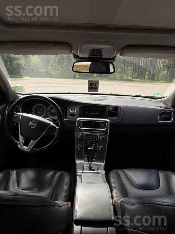 Melns Volvo S60 2010 Rīga, ar dzinēja tilpumu 2.40 L un nobraukumu 286 tūkst. km par 6300 €, foto 4 vietnē AUTOMOTO.COM.LV