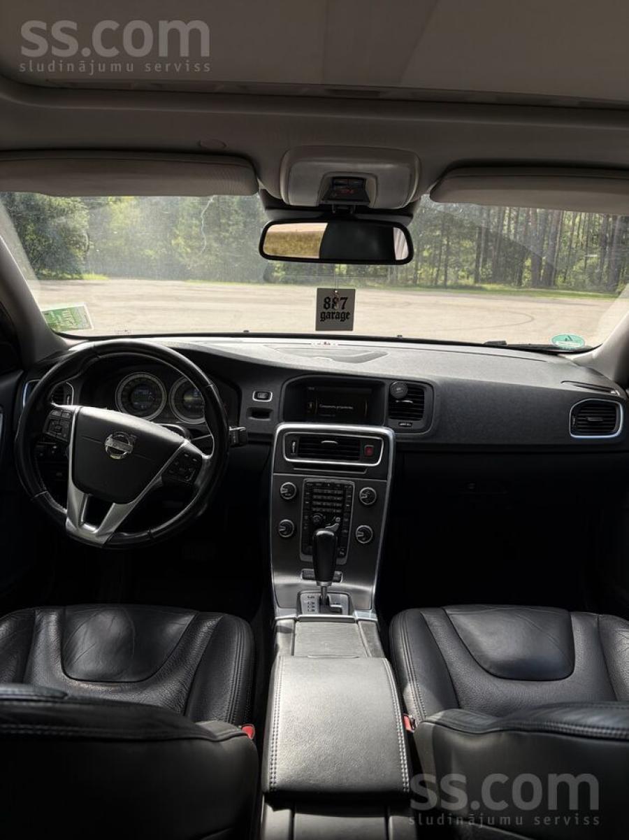 Melns Volvo S60 2010 Rīga, ar dzinēja tilpumu 2.40 L un nobraukumu 286 tūkst. km par 6300 €, foto 5 vietnē AUTOMOTO.COM.LV