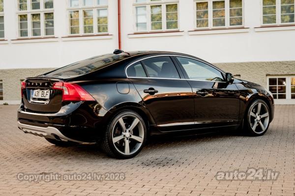 Black Volvo S60 2010 in Parnu, with an engine capacity of 3.00 L and mileage of 302 thousand km for 10600 €, photo 2 on AUTOMOTO.COM.LV