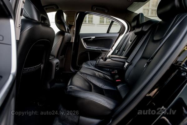 Black Volvo S60 2010 in Parnu, with an engine capacity of 3.00 L and mileage of 302 thousand km for 10600 €, photo 10 on AUTOMOTO.COM.LV