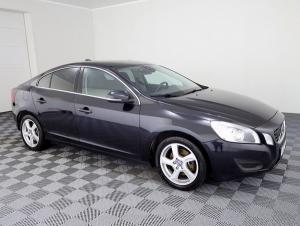 Melns Volvo S60 2010 Tallina, ar dzinēja tilpumu 2.00 L un nobraukumu 355 tūkst. km par 3799 €, foto  vietnē AUTOMOTO.COM.LV