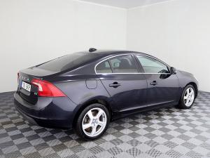 Melns Volvo S60 2010 Tallina, ar dzinēja tilpumu 2.00 L un nobraukumu 355 tūkst. km par 3799 €, foto 4 vietnē AUTOMOTO.COM.LV