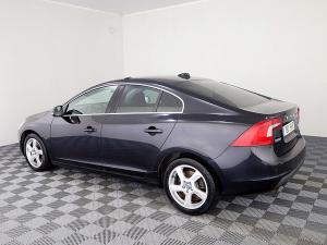 Melns Volvo S60 2010 Tallina, ar dzinēja tilpumu 2.00 L un nobraukumu 355 tūkst. km par 3799 €, foto 5 vietnē AUTOMOTO.COM.LV