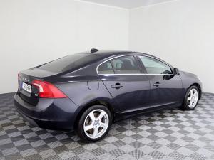 Melns Volvo S60 2010 Tallina, ar dzinēja tilpumu 2.00 L un nobraukumu 355 tūkst. km par 3799 €, foto 11 vietnē AUTOMOTO.COM.LV