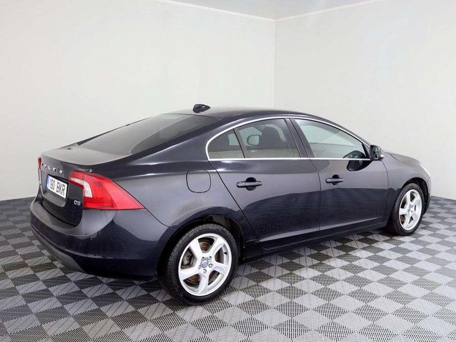 Melns Volvo S60 2010 Tallina, ar dzinēja tilpumu 2.00 L un nobraukumu 355 tūkst. km par 3799 €, foto 11 vietnē AUTOMOTO.COM.LV