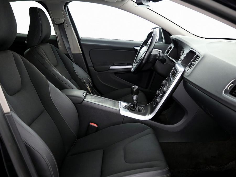 Melns Volvo S60 2010 Tallina, ar dzinēja tilpumu 2.00 L un nobraukumu 355 tūkst. km par 3799 €, foto 14 vietnē AUTOMOTO.COM.LV