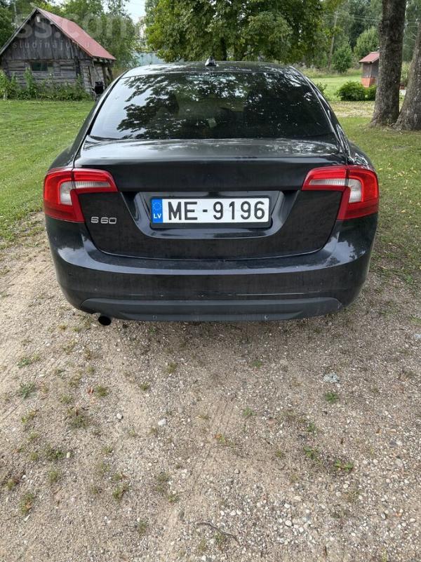 Черный Вольво С60 2010 в Валмиера, объемом двигателя 2.00 л и пробегом 350 тыс. км за 3500 €, фото 6 на AUTOMOTO.COM.LV