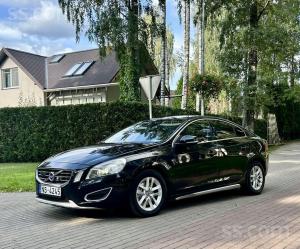 Melns Volvo S60 2010 Rīga, ar dzinēja tilpumu 2.40 L un nobraukumu 254 tūkst. km par 6200 €, foto  vietnē AUTOMOTO.COM.LV