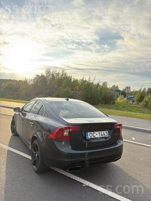 Melns Volvo S60 2010 Saldus, ar dzinēja tilpumu 2.00 L un nobraukumu 394 tūkst. km par 3900 €, foto 6 vietnē AUTOMOTO.COM.LV